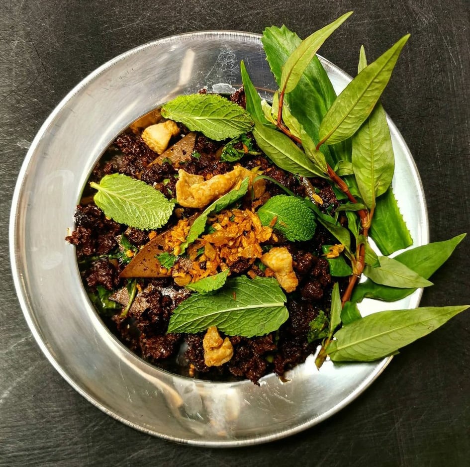 Larb, Laap or Laab – dipping our pinky toe into one of Thailands most